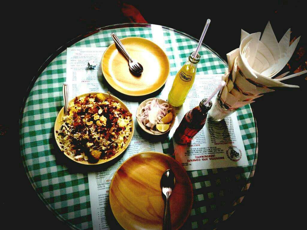 5 Restaurants In Mumbai To Have Authentic Parsi Food - Zoroastrians.net